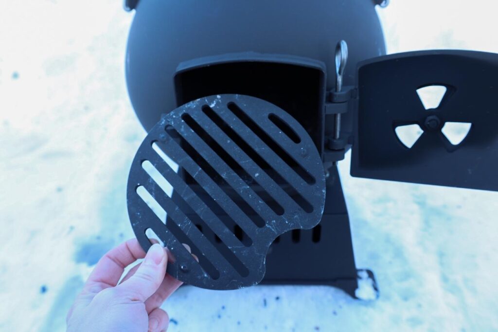冬キャンプ＆日常生活で「TACO STOVE（タコストーブ）」を使おう！安全性・機能性・昭和レトロなデザインが魅力 | Sotopia