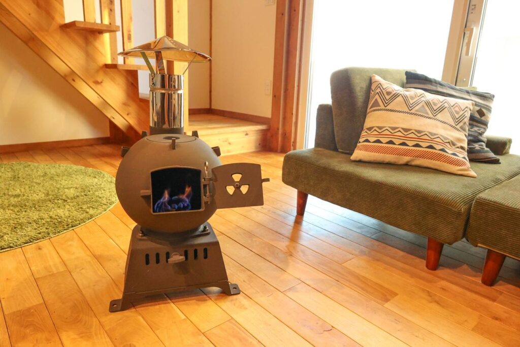 冬キャンプ＆日常生活で「TACO STOVE（タコストーブ）」を使おう！安全性・機能性・昭和レトロなデザインが魅力 | Sotopia