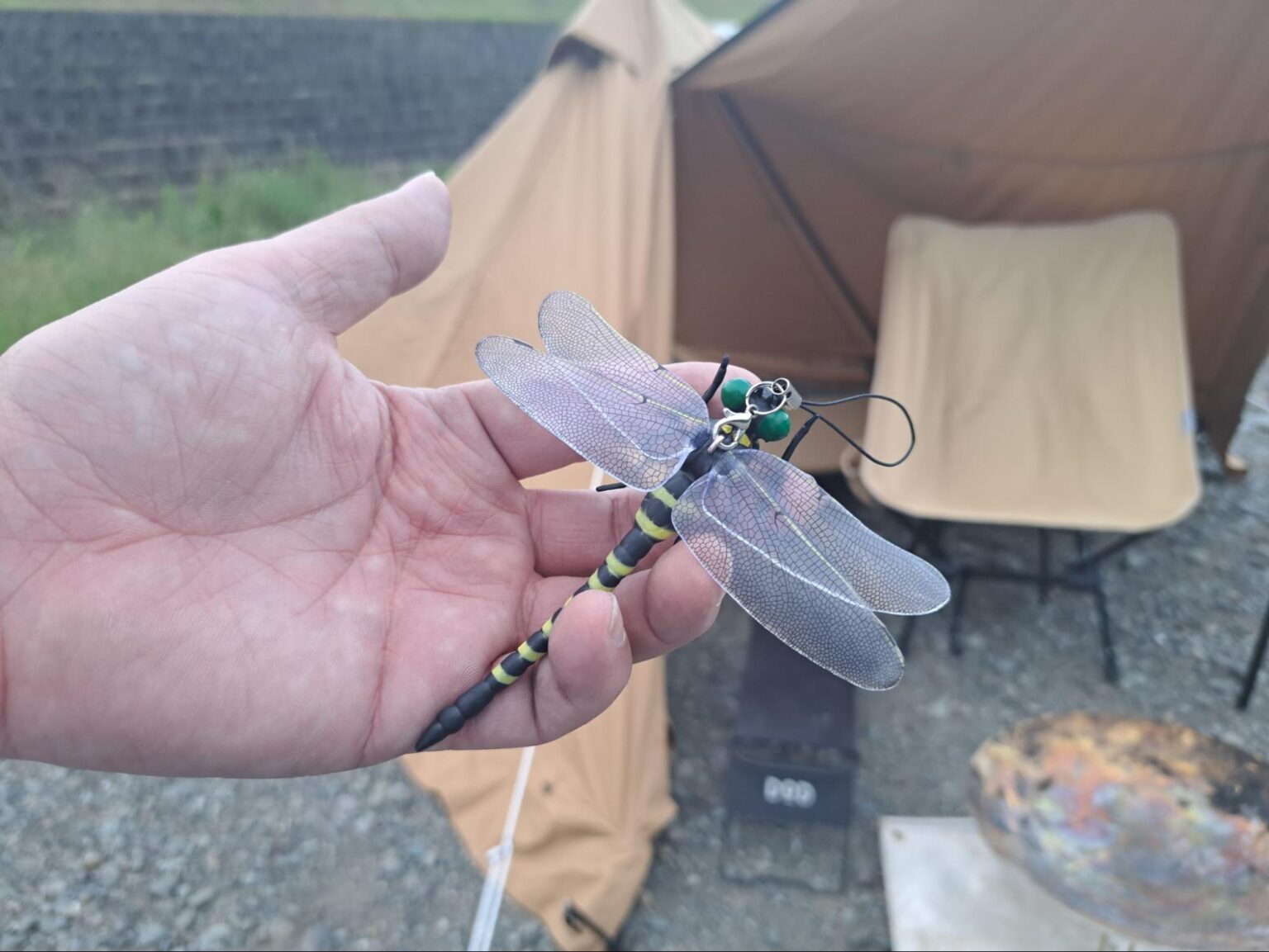 キャンプ用虫よけグッズ「おにやんま君」は効果なし？実験とSNSで評判を検証 | Sotopia